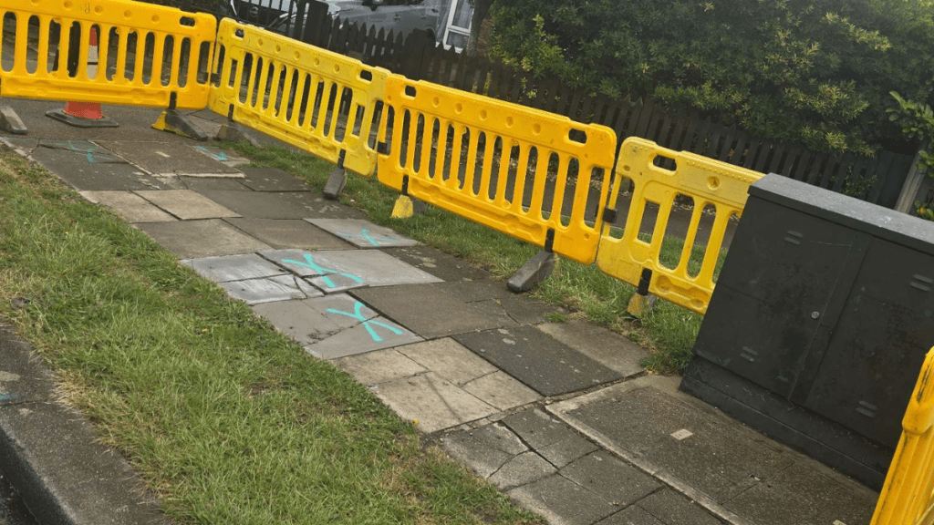 Stelling Road footpath hazard in Northumberland Heath, Bexley